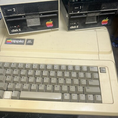 Apple IIe Mod A2S2064 W/ Disk I/II Floppy A2M0003 ***W/ STAR GEMINI 10x ...