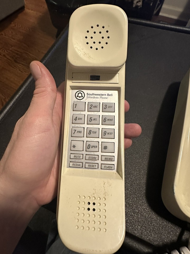 Vintage Southwestern Bell Freedom Phone Model FM1000 Cream Colored ...