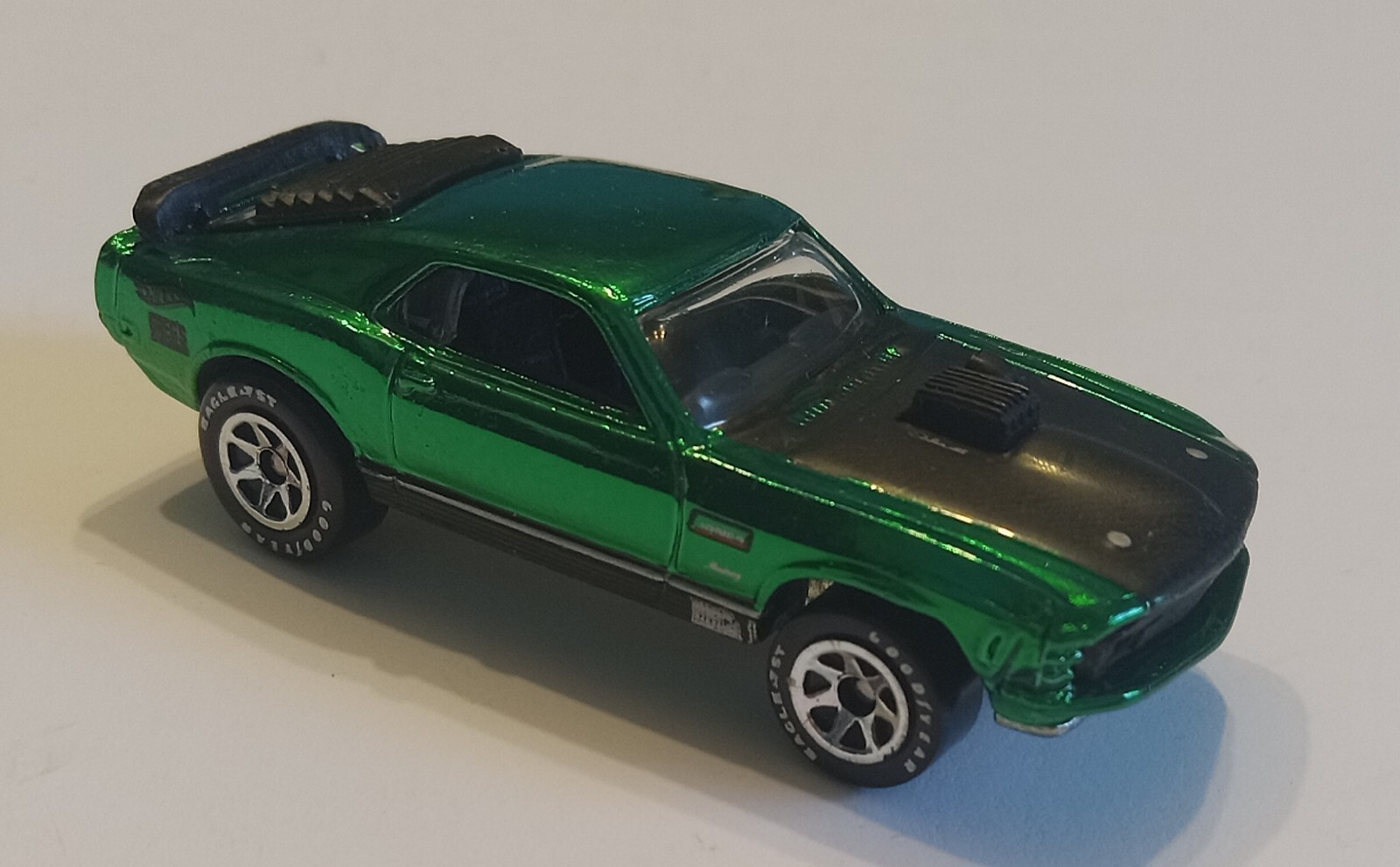 Hot Wheels 1970 Mustang Mach 1 In Spectraflame Green Classics Series 2 ...