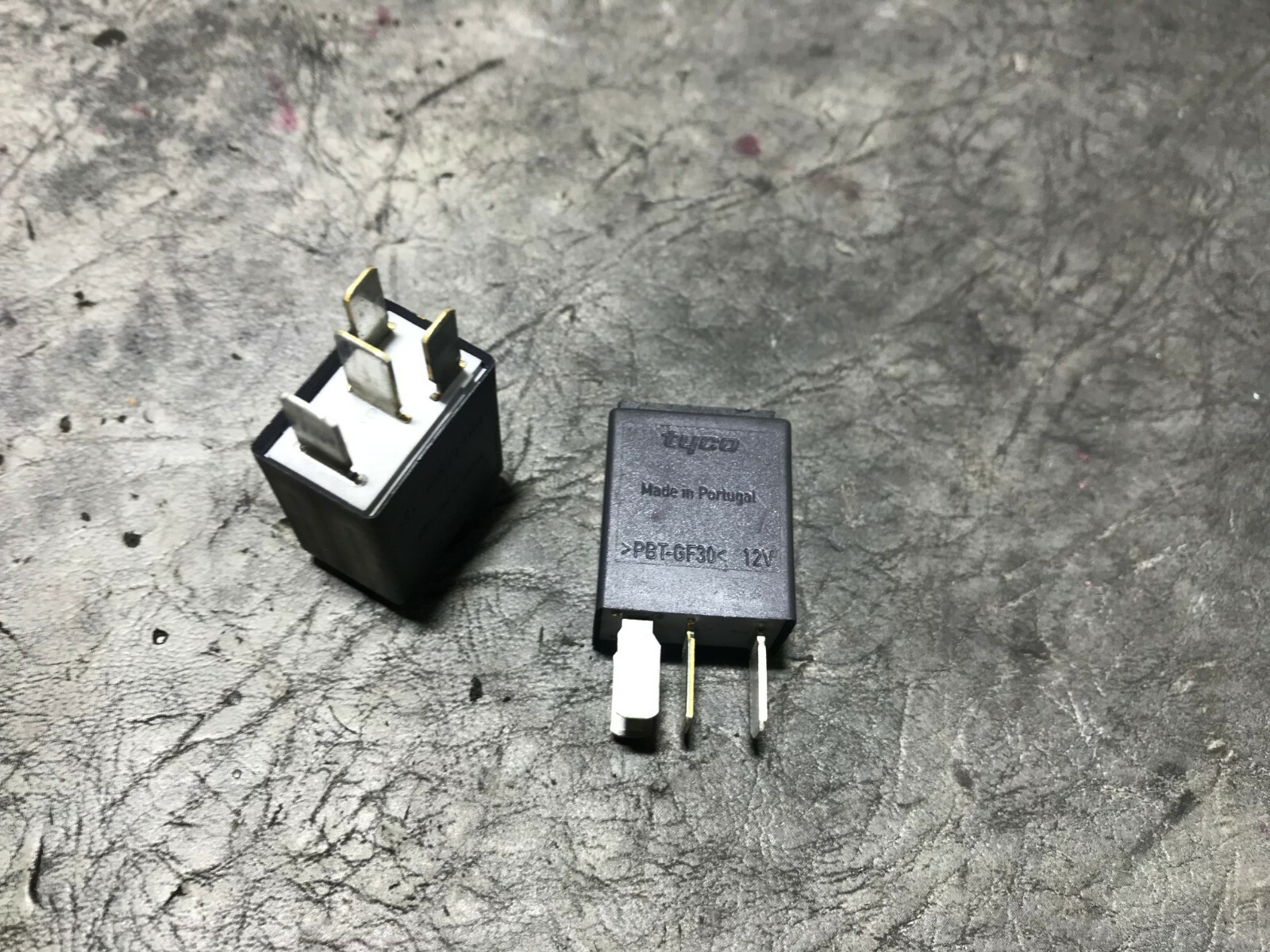 VAUXHALL 4 PIN BLACK TYCO RELAYS 13266316 X2 | eBay.de