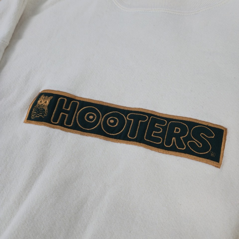 VINTAGE 90s Men's XL Hanes Ultimate Hooters Box Logo Center Pullover ...