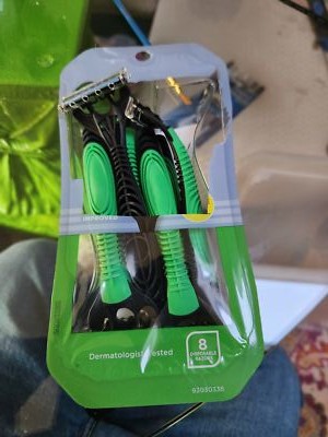 *Missing 1 Equate The Stylish 3 Blade Sensitive Disposable Razors Value ...