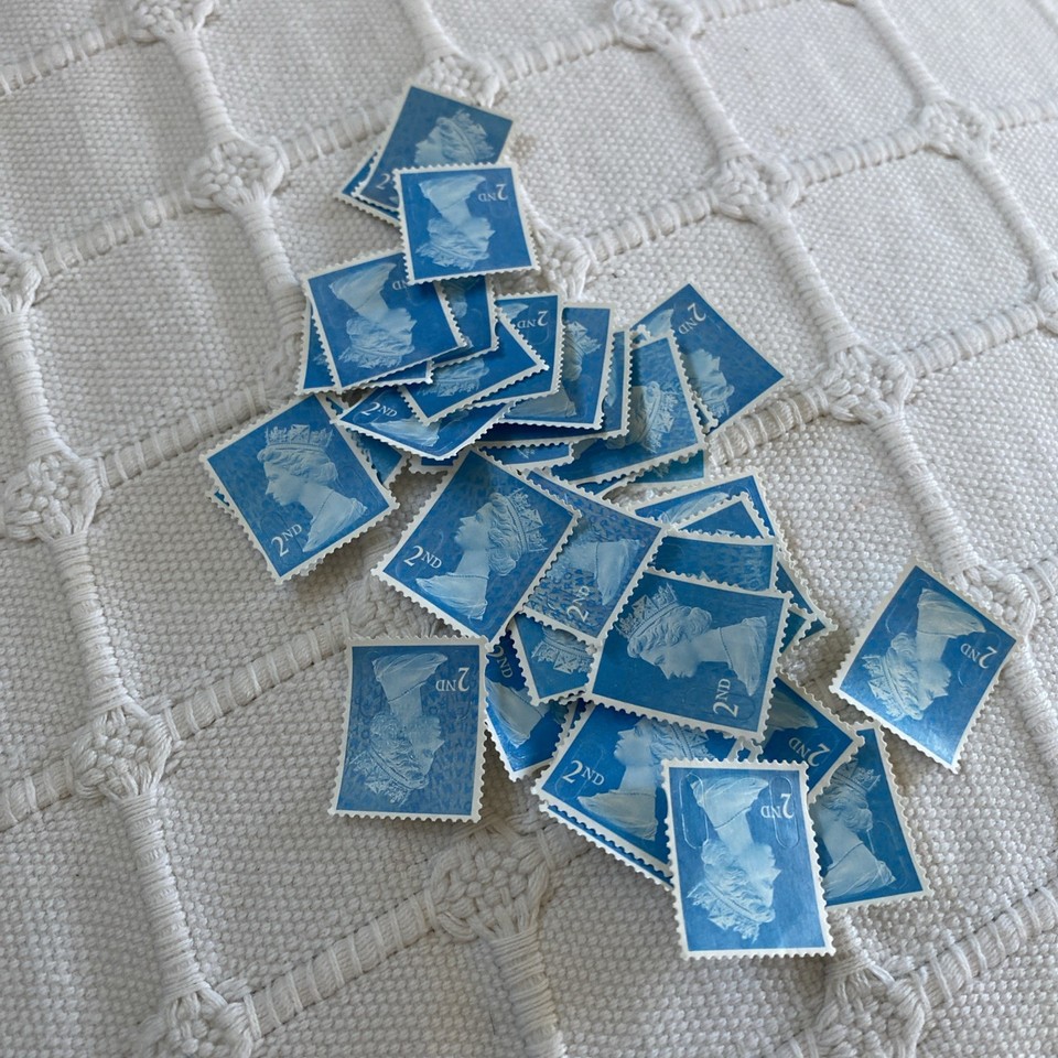 100 mix 2nd & 1st Class Blue & Red Unfranked Stamp On/Off Paper ...