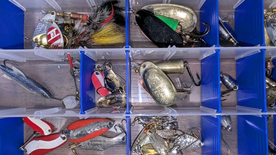 Fishing Lures x60 VTG Mix Lot Mepps x10 Blue Fox x15 Spoons/etc x35 ...