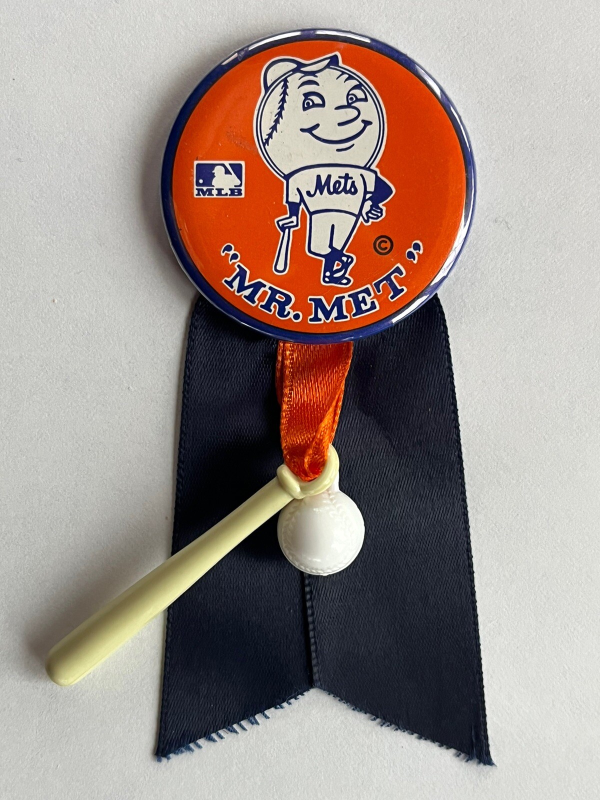 Vintage NY Mets Button With Ribbon and Bat Ball Charms Ex+ Mr Met ...