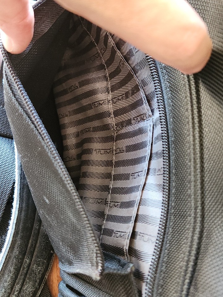 TUMI Alpha Expandable Briefcase. Style 26061D4. | eBay