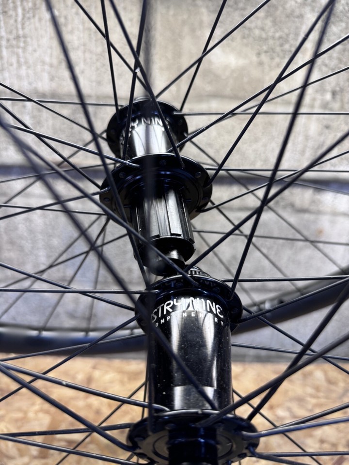 Industry Nine Torch Light Bicycle Wheelset Carbon Shimano HG 29er 700c ...