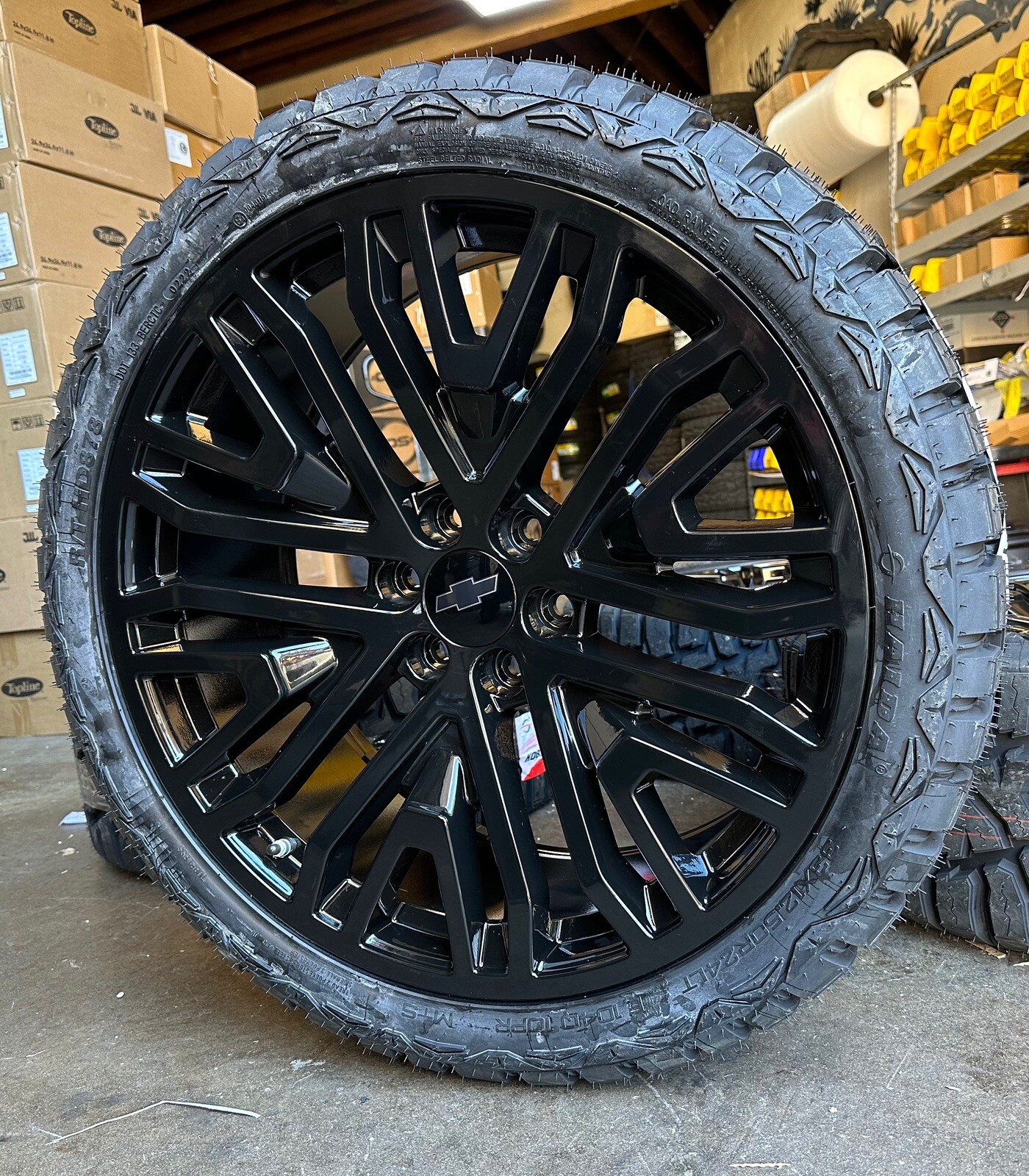24" GMC SIERRA YUKON BLACK MESH WHEELS CHEVY TAHOE SILVERADO 33” MT Mud ...