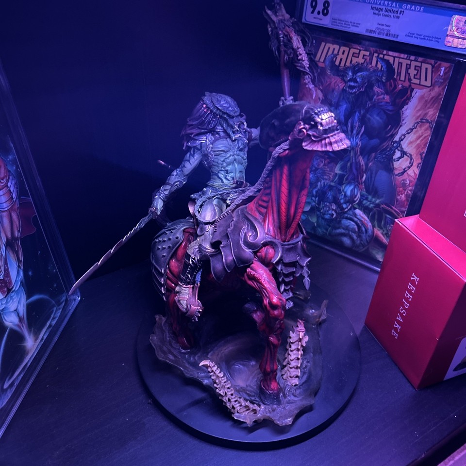 Sideshow collectibles Predator on Horse Alien by Takeya Statue rare ...