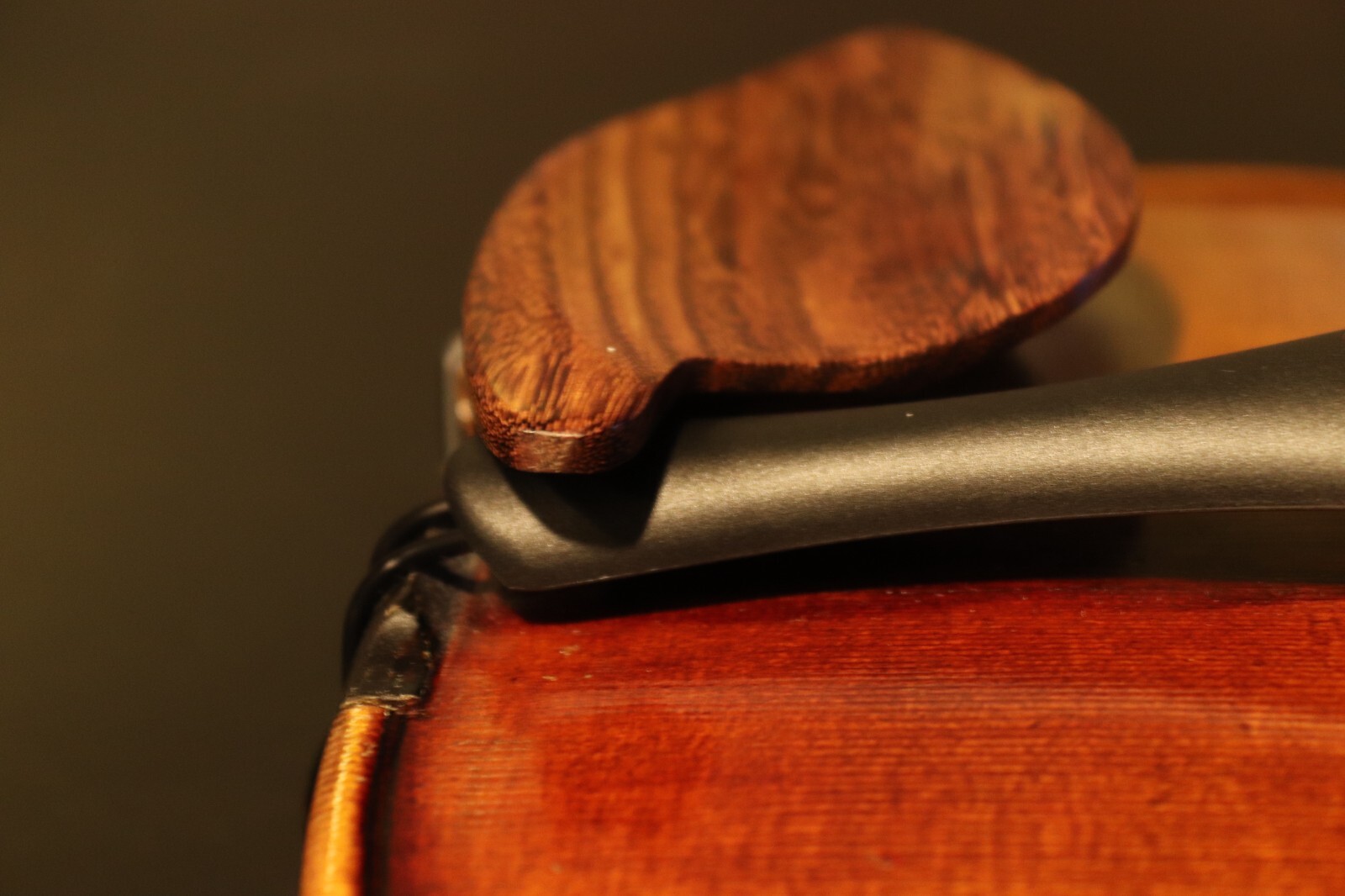 1 piece Violin Tamarind wood Dresden Style Chin Rest 4/4 with Standard ...