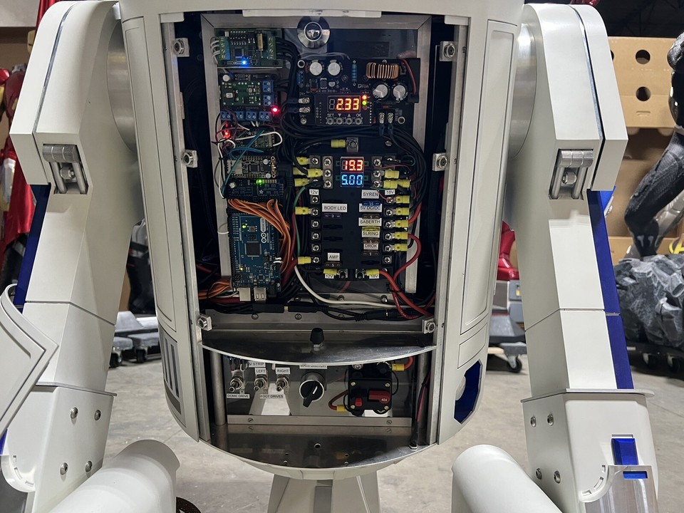 Life Size Star Wars All Aluminum Remote Controlled R2-D2 Full Size 1:1 ...