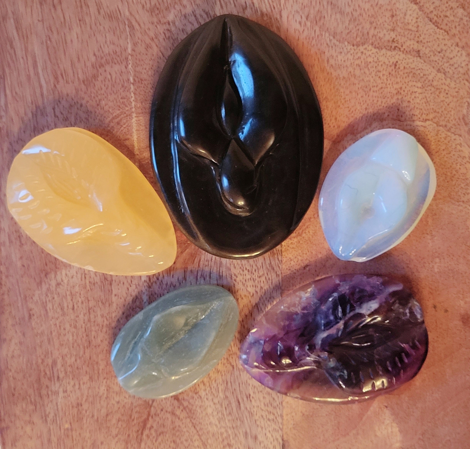 Miniature Yoni, Yoni, Woman's Parts Crystal Carvings, Beautiful ...