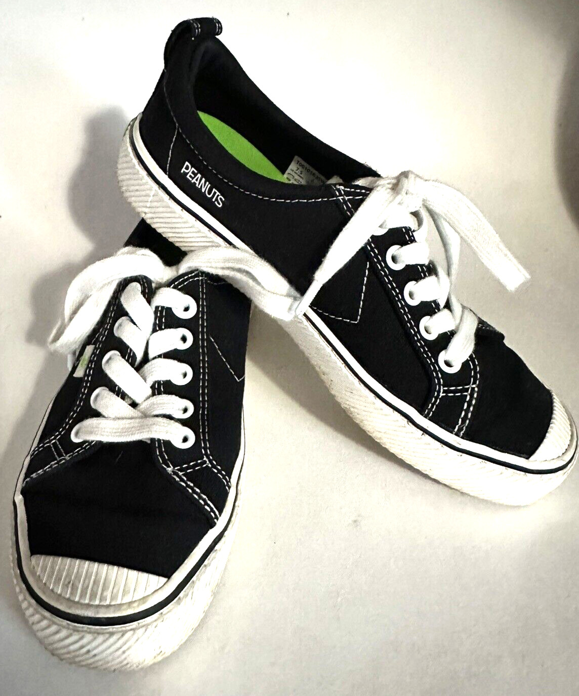 Cariuma + Peanuts Shoes Womens 7.5 Snoopy Sneakers B… - Gem