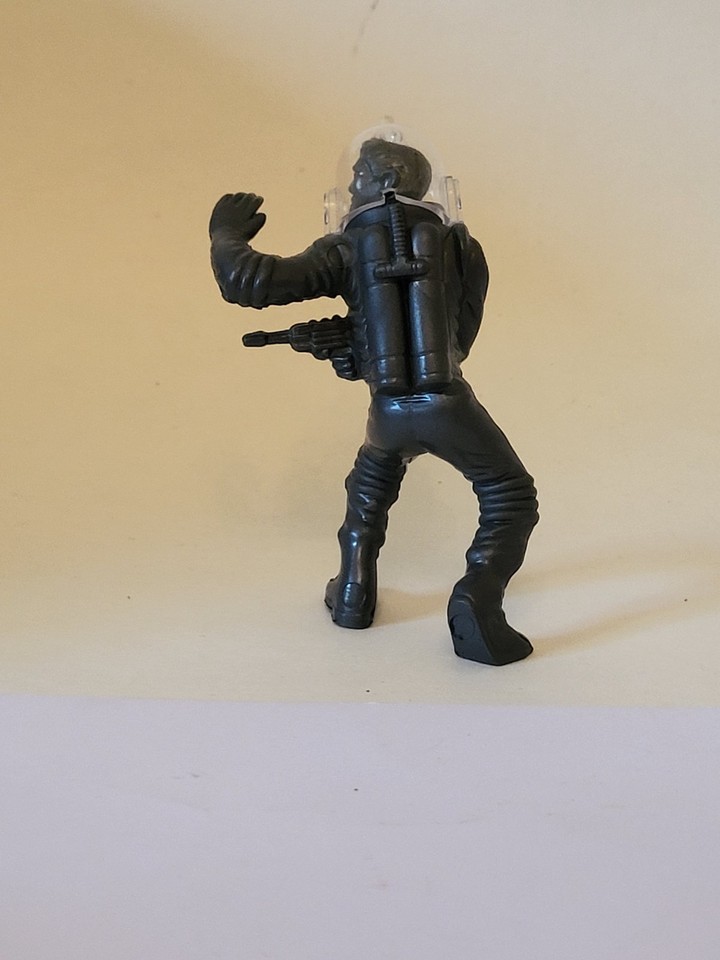 MARX TOYS RECAST 4 INCH SPACE MAN withe Ray Gun Pose and Helmet | eBay