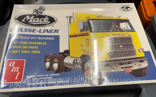 AMT 1/25 Mack Cruise Liner Truck Model Kit SEALED MISB | eBay