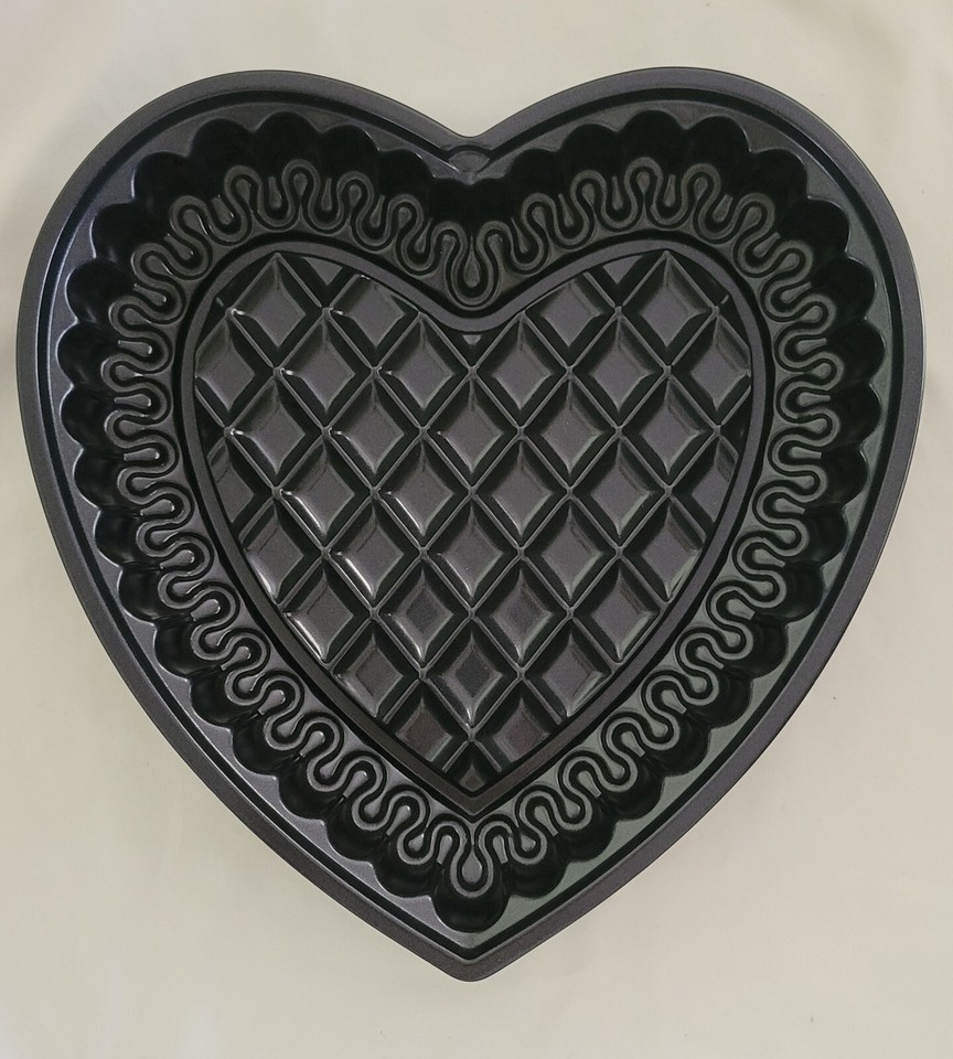 Nordic Ware Quilted Heart Pan Heavy Pro Cast Aluminum Cake New with Tag ...