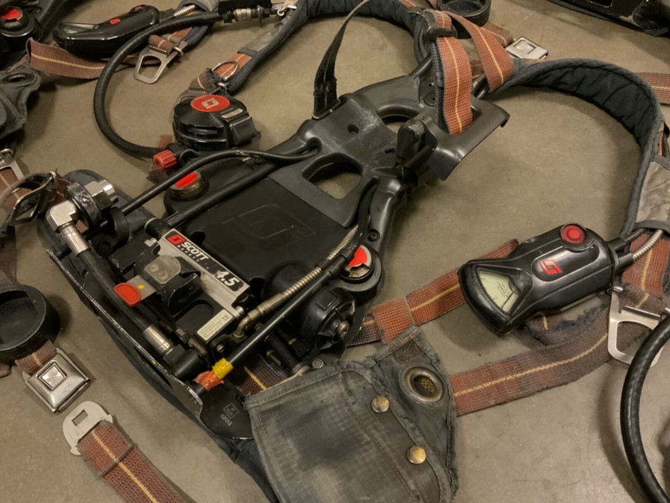 Scott 4.5 X3 CGA347 Connection CBRN SCBA Air Pak HUD Integrated PASS ...