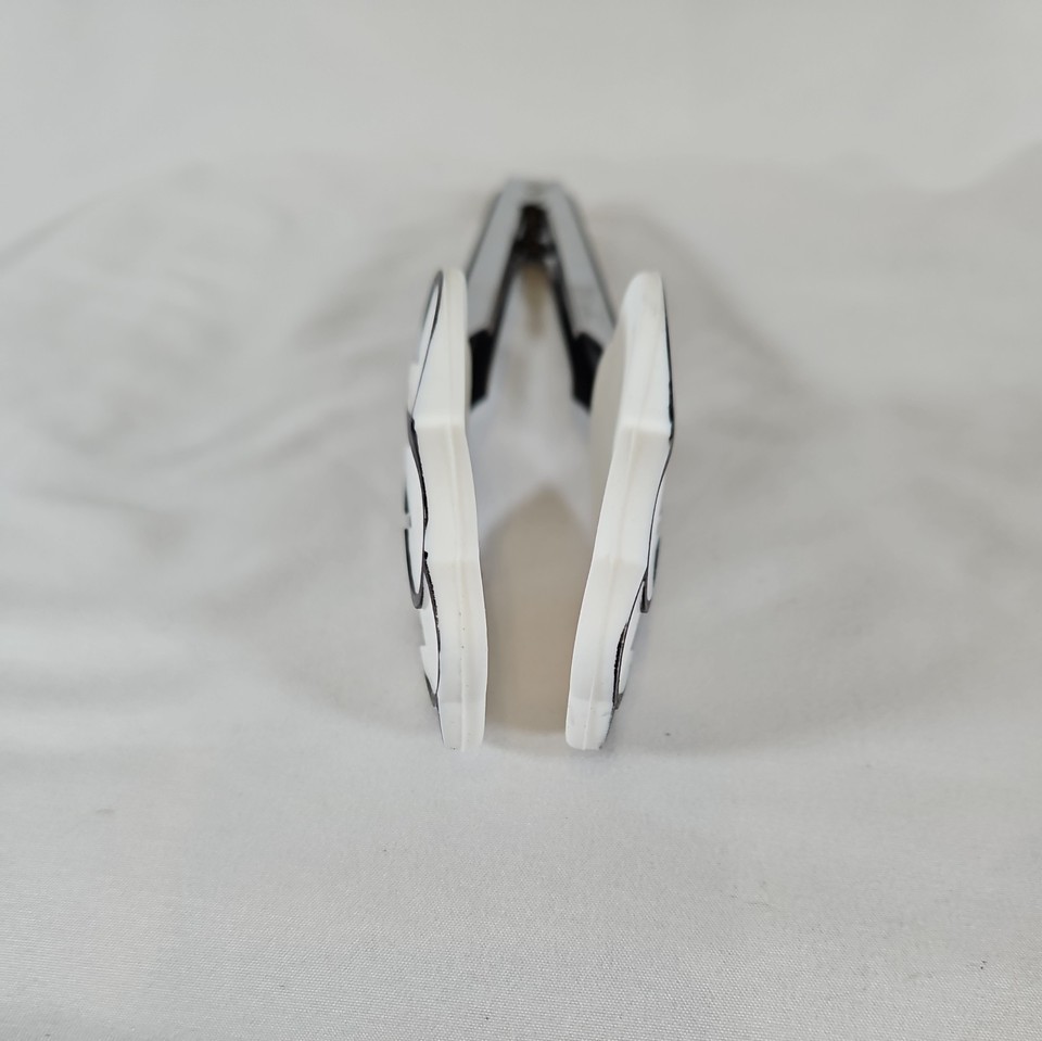 Disney Mickey Mouse Glove Hands Locking Kitchen Silicone Tongs EUC B873 ...