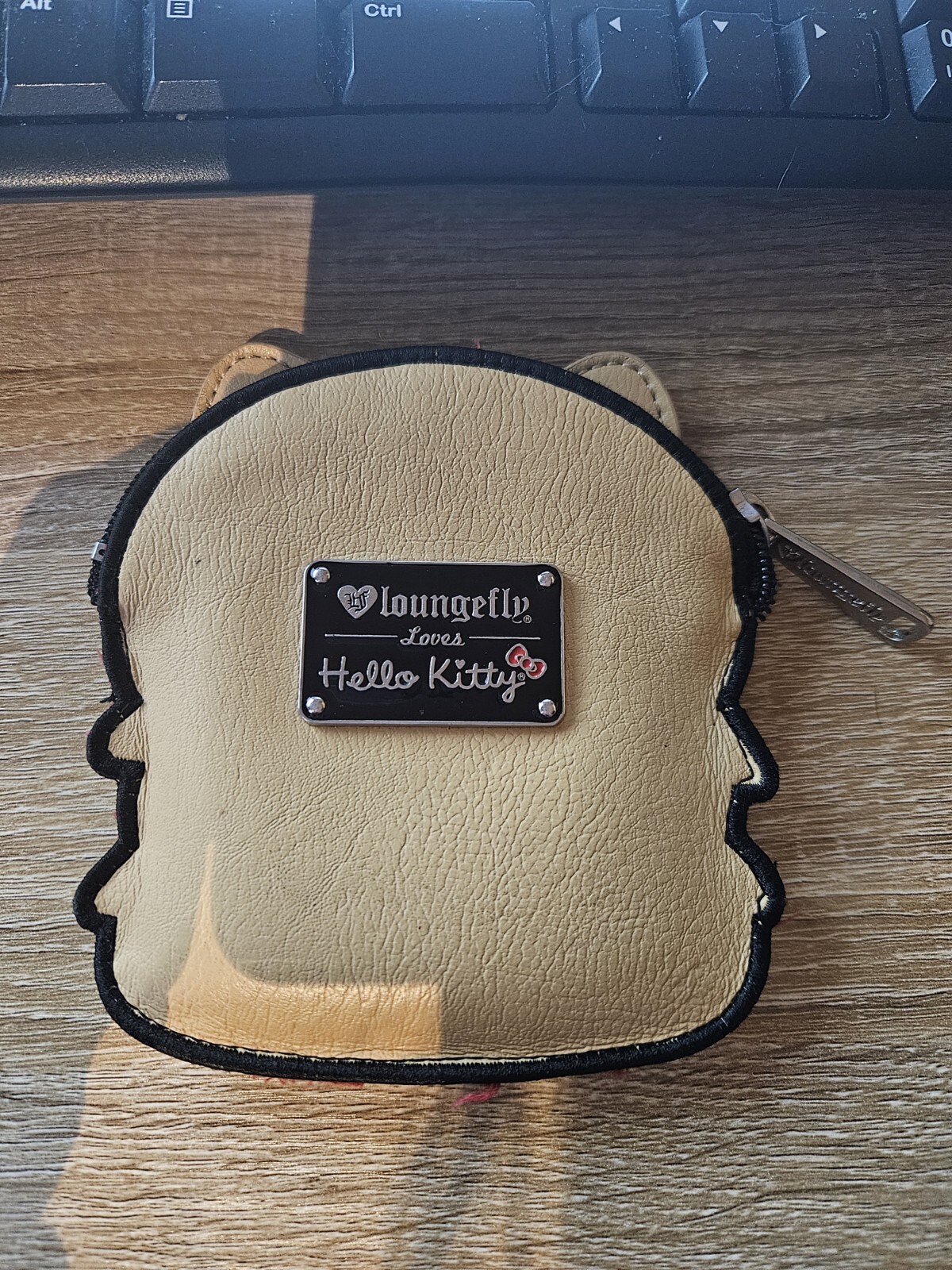 HELLO KITTY BURGER COIN PURSE/CARD HOLDER RARE LOUNGE… - Gem