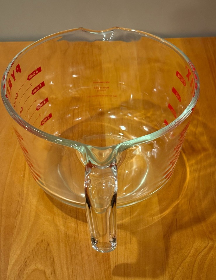 PYREX Large 8-Cups 2000ml 64oz Clear Glass Handled Measuring Cup Made ...