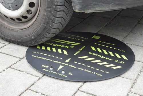 Flat-Jack 2.0 Air Inflatable Tire Level for Campers Vans RVs Leveling ...