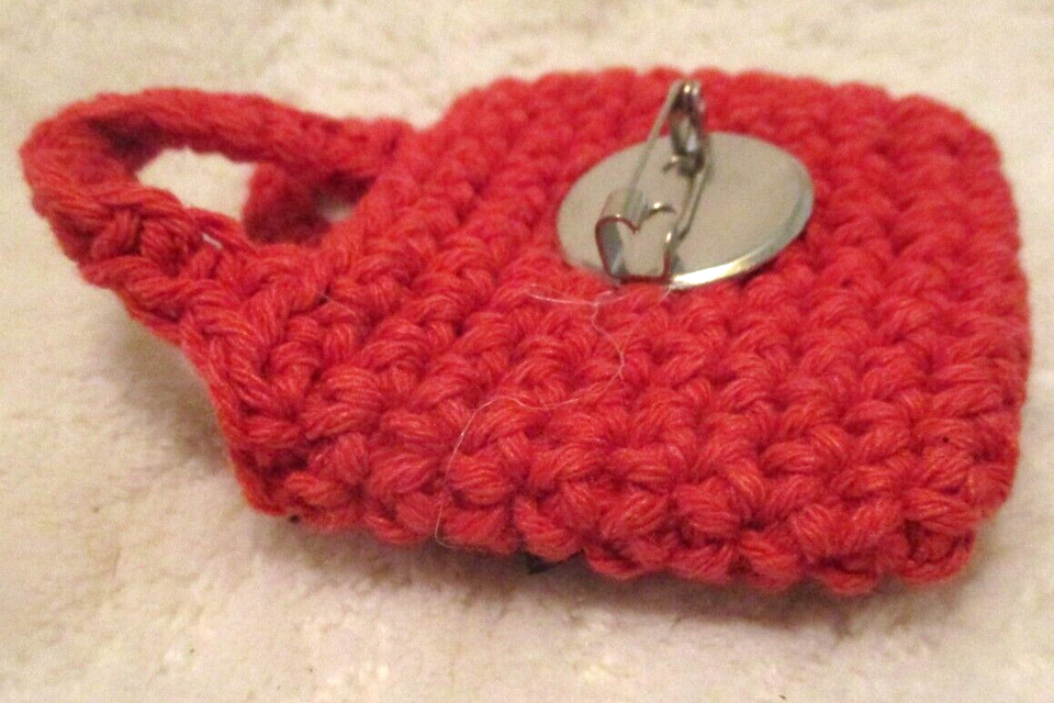 Vintage~Knitted~Crocheted~Red Brooch~Purse Shaped~2.75" x 2.25" | eBay