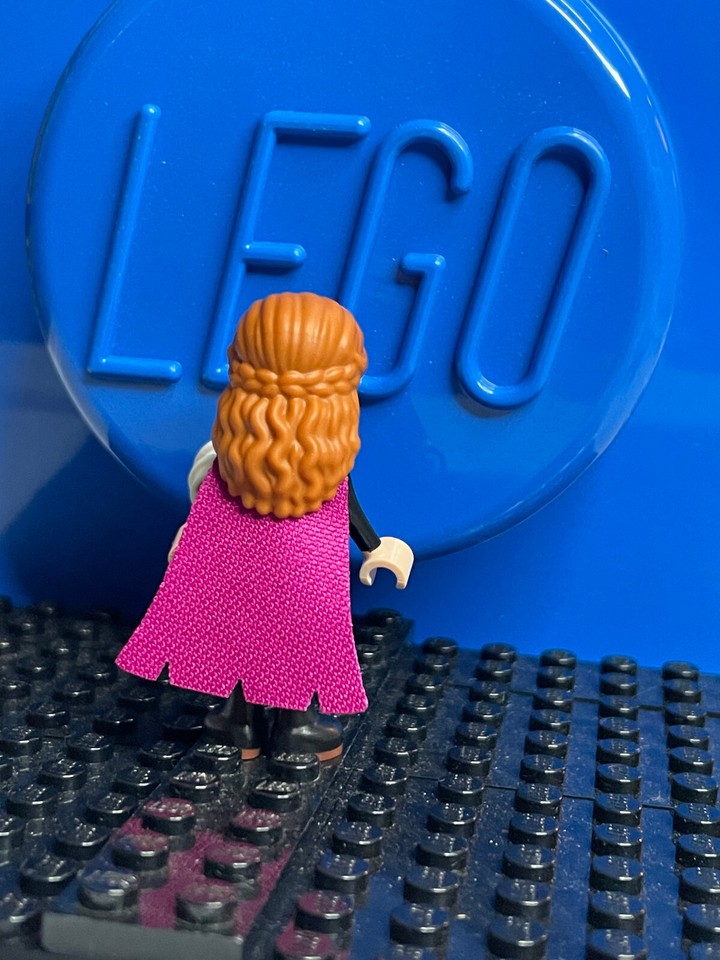 LEGO Disney 2023 The Enchanted Treehouse Anna Frozen Minifigure 43215 ...