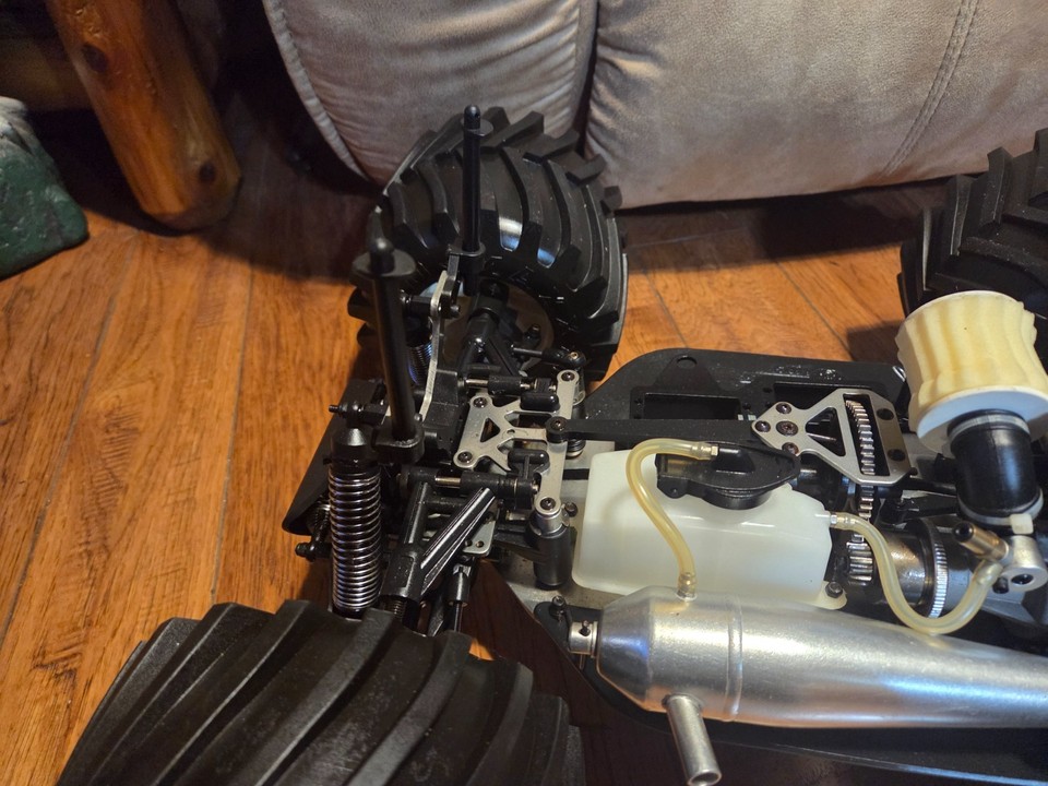 nitro THUNDER TIGER EK4-largest nitro motor ever installed-70 | eBay