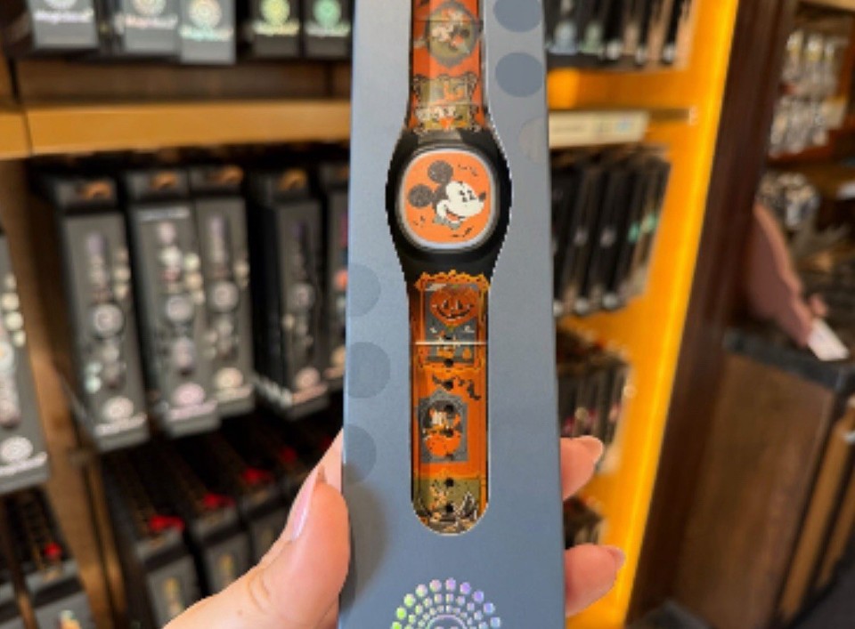 Disney Parks 2025 Halloween Mickey Donald Pluto Goofy Magic Band Plus ...