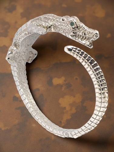 ESTATE STERLING SILVER ALLIGATOR EMERALD EYE HINGED 7-7.25" BANGLE ...