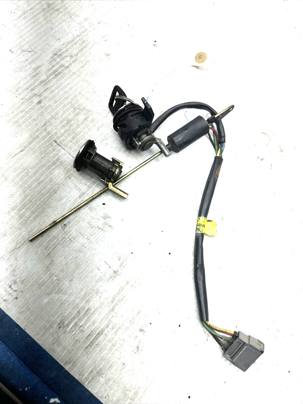 VOLVO OUTER DOOR LOCK W/KEY, 240 TURBO 82 NEIMAN KIT | eBay