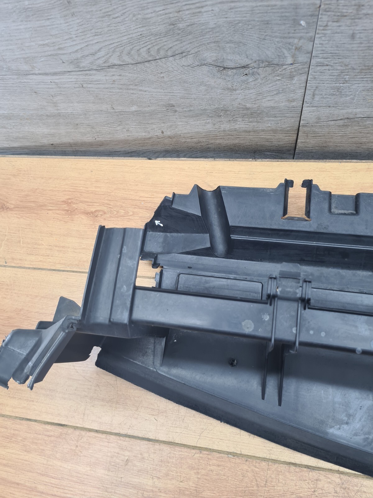 MERCEDES-BENZ E-CLASS W207 10-2017 AIR GUIDE INTAKE BAFFLE A2075050430 ...