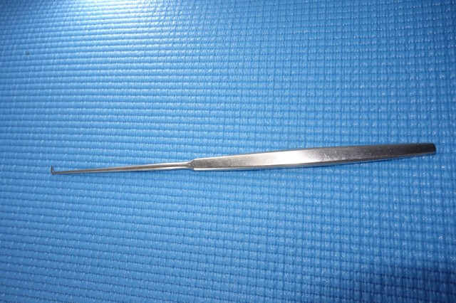 V. Mueller NL2410 Adson Blunt Dissecting Hook for sale online | eBay