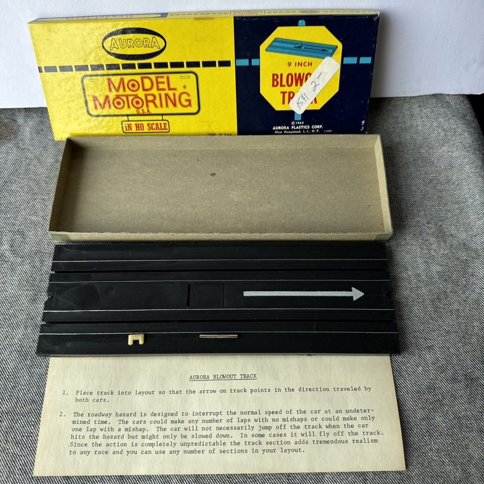 Aurora HO Model Motoring Slot car 9" BLOWOUT track #1541-200 | eBay