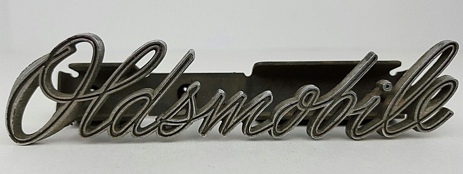 Vintage Oldsmobile Emblem Script 405681 General Motors 3 Pin Metal OEM ...