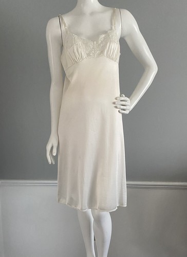 vintage vassarette 1970s ivory - Gem