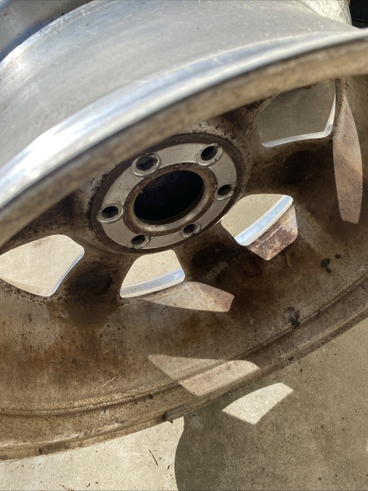 GMC Envoy 17” OEM Alloy Wheel Rim for 2002-09 6x5 (6x127) Bolt Pattern ...