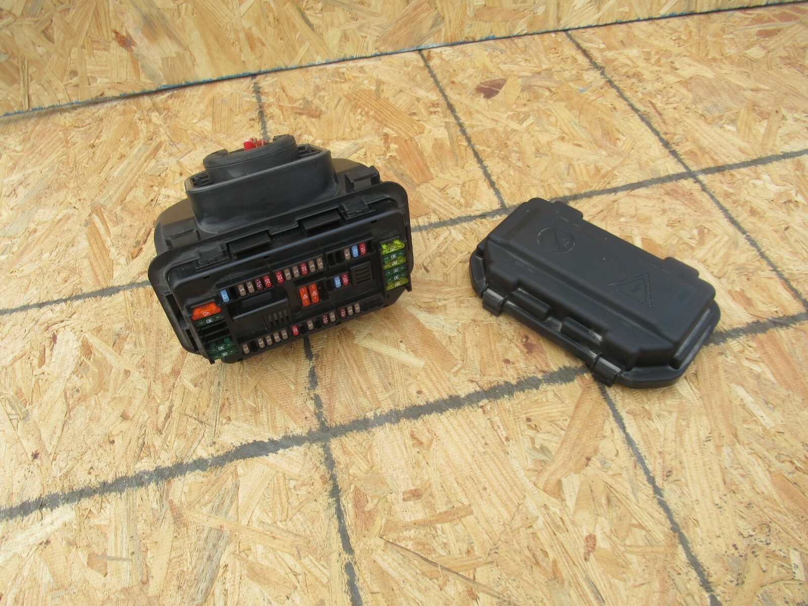 Power Distribution Fuse Box Control BMW F30 OEM 320i 328i 335i 2012 ...