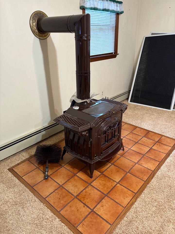 Vermont Castings Resolute Acclaim Wood Stove - Excellent Condition ...