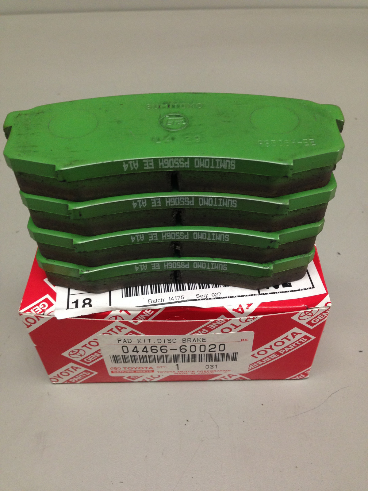 1993 - 1997 LAND CRUISER REAR Brake Pads Genuine Toyota OEM 04466-60020 ...