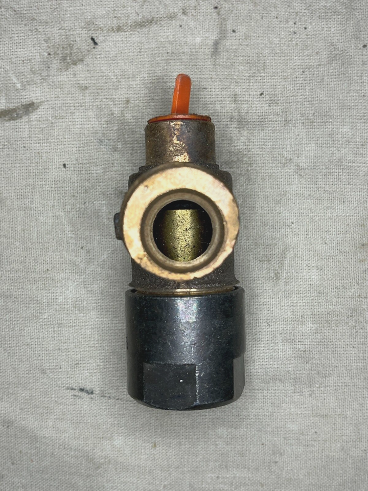 FMTV TRUCK SPICER KNEELING VALVE ANGLE 673246 12417383 4820-01-370-0133 ...