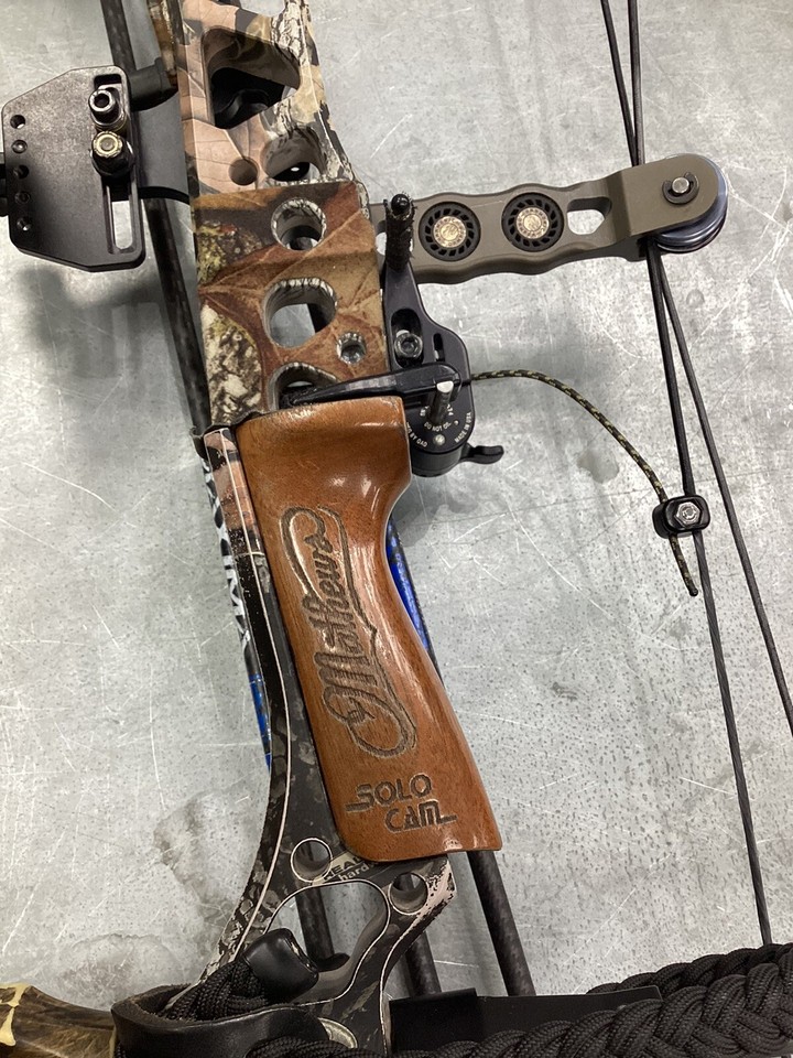 Mathews Switchback Right Handed Compound Bow 70lb | eBay