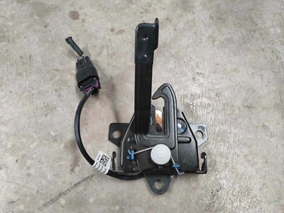 07/2020 to 12/2024 LDV Deliver 9 Van - Bonnet release latch (Front ...