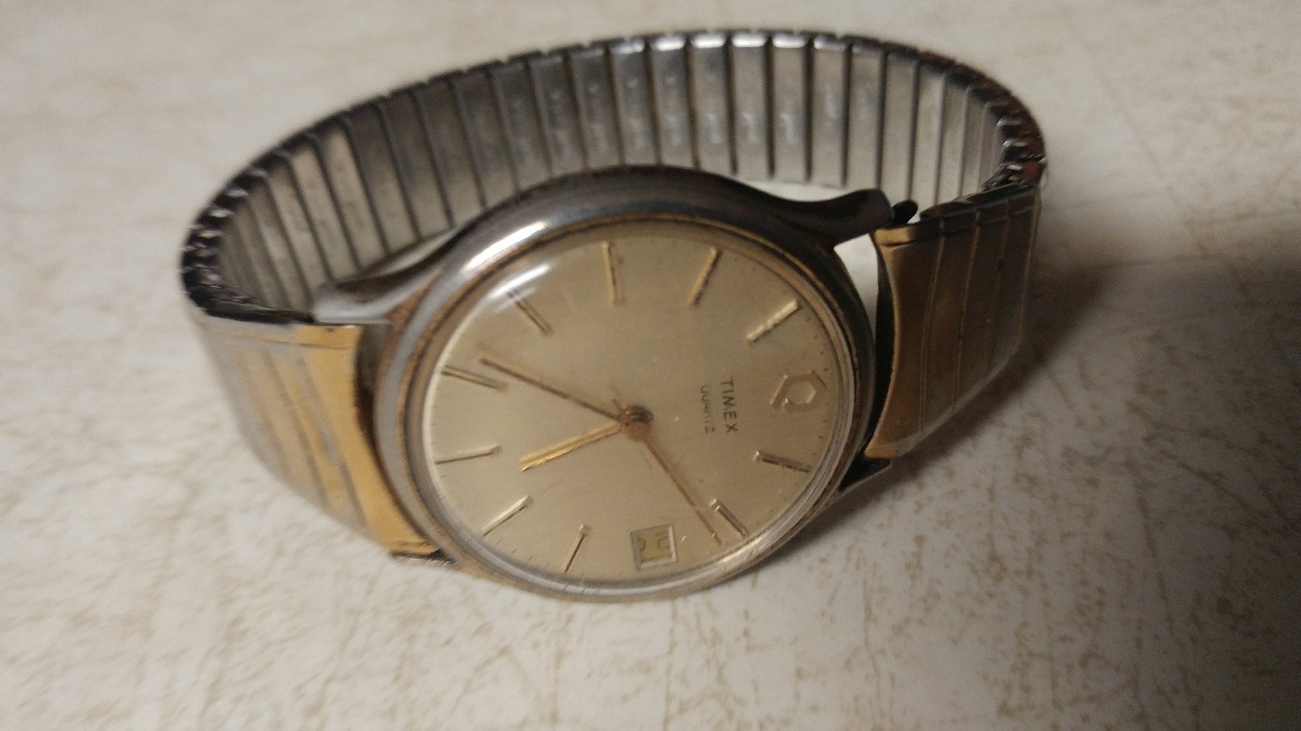 Vintage Timex M Cell Battery Quartz Water Resistant Watch w/Date & Time ...