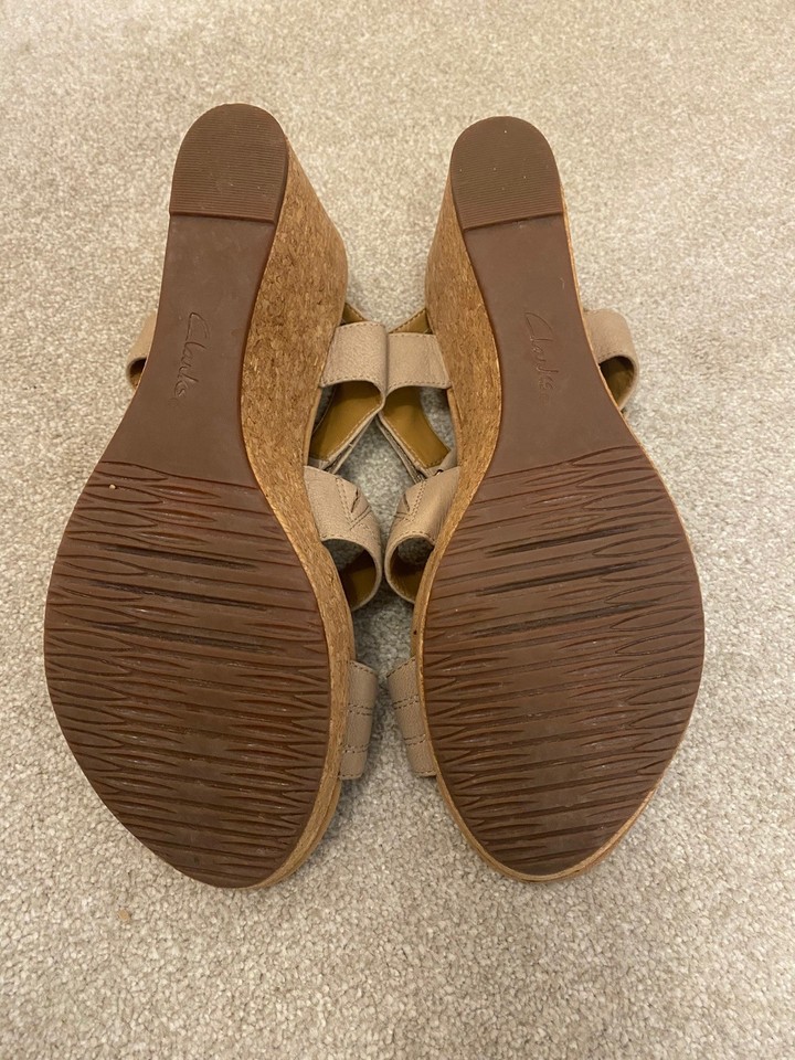 Clarks Collection Cushion Soft Wide Fit Sandals. Beige Suede. Size 8E ...