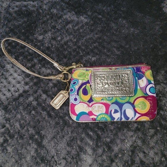 Coach Poppy Wristlet - Gem
