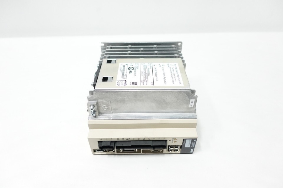 Yaskawa SGDV-1R9D11A Servopack Servo Drive 380-480v-ac 0-480v-ac 3ph 0 ...