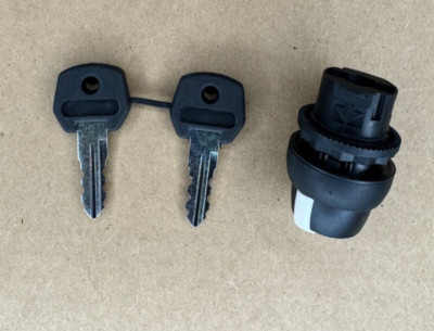 ALLEN BRADLEY 800FM-KR21 Key Spring Return Selector Switch Ser A Key ...