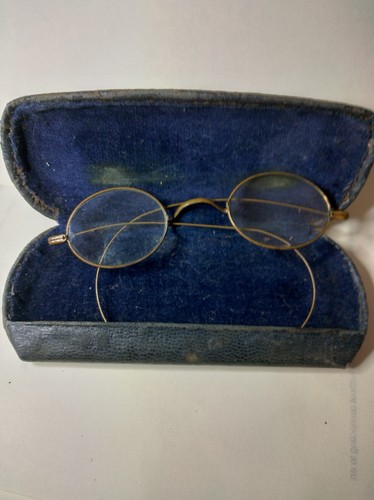 antique wire framed glasses with case 1890 to 1910 - Gem