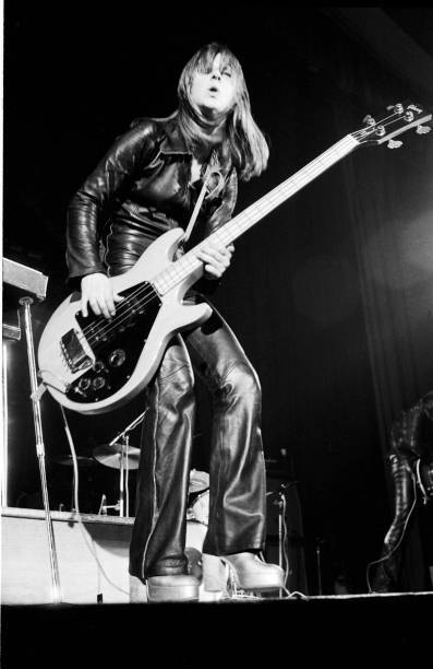 Suzi Quatro Performs On Stage London 1975 MUSIC OLD PHOTO 1 | eBay